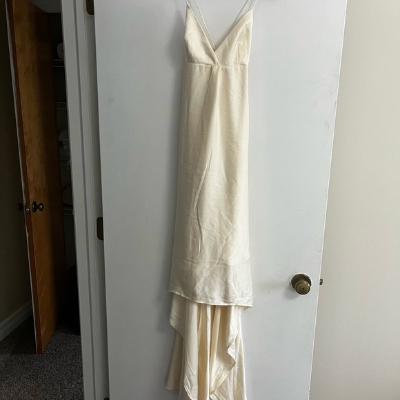 Meshki | Dresses | Satin Open Back Flowy Dress | Poshmark